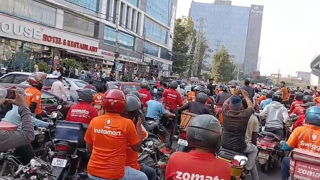 Gig workers deliver flash strike ahead of year-end rush, seek better ...