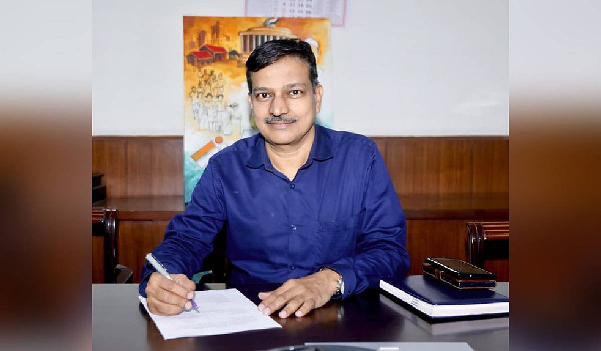 Bengaluru South City Corporation chief goes on 3km walk; meets citizens ...