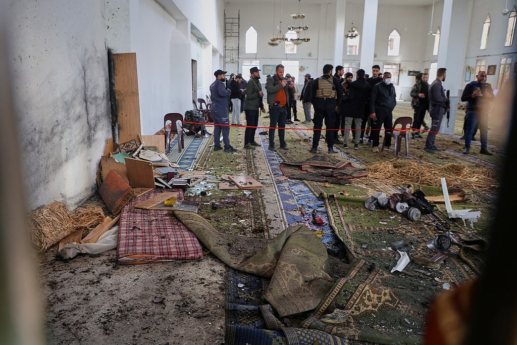 Blast at Syrian mosque during Friday prayers kills at least 8, injures 18
