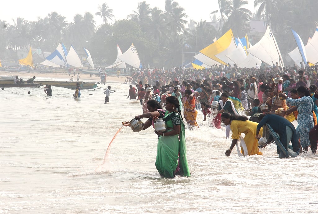 No fishing, only prayers: Pedajalaripeta in Visakhapatnam marks 21st ...