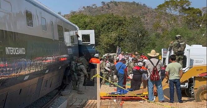 Interoceanic Train derails in southern Mexico, killing at least 13 and ...