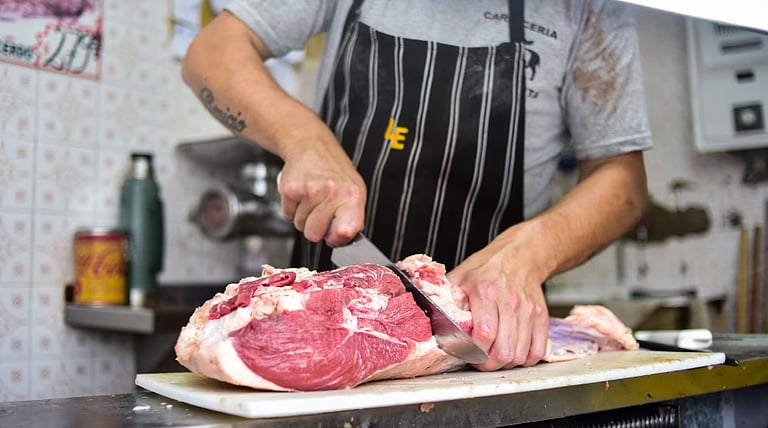Meat-loving Argentines shun beef as inflation bites