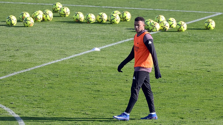 Real Madrid star Kylian Mbappé sidelined with knee injury