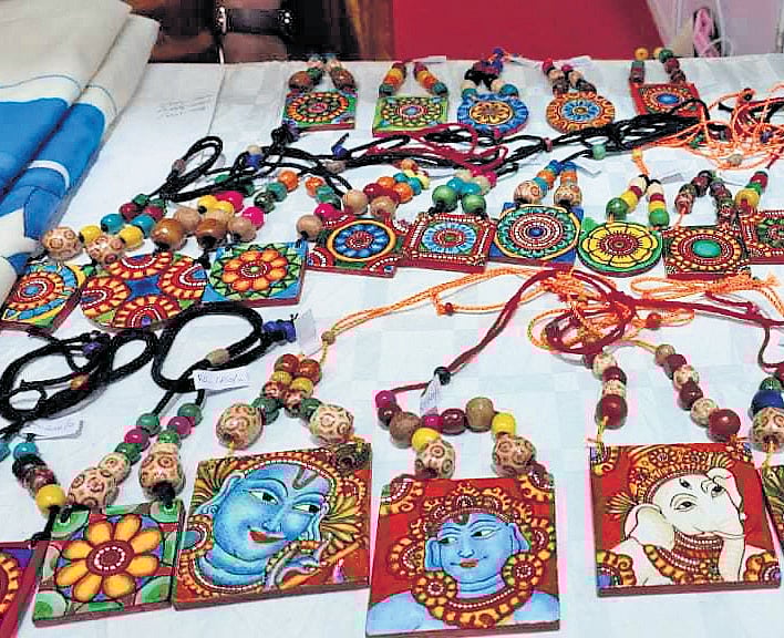 Shyamala’s mural-inspired jewellery sparkles at National Saras Mela
