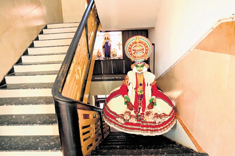 Kerala School Arts Fest: The kathakali ‘kireedam’ and 15-year-old’s ...