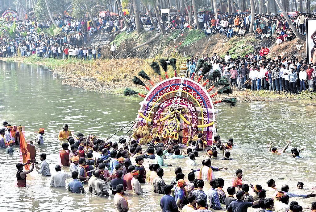 Devotion marks Prabhala Theertham
