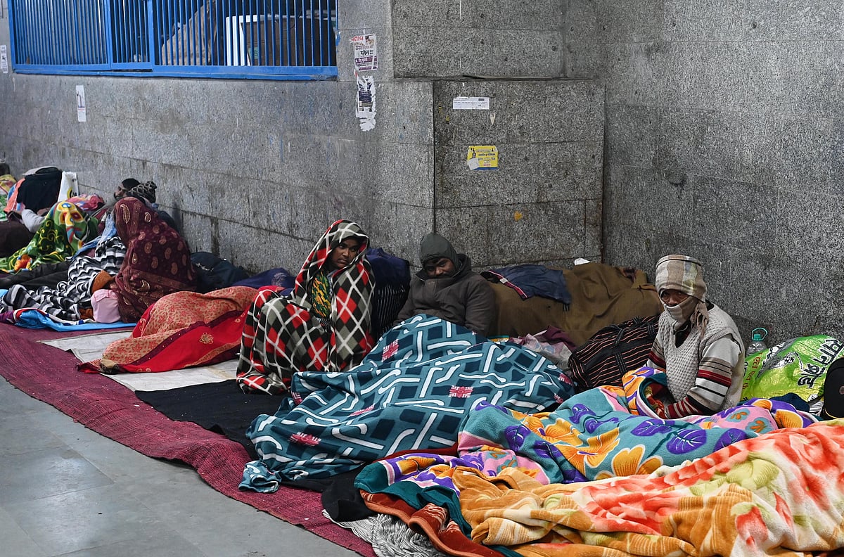 After Delhi HC rap, AIIMS subways last refuge for patients and kin