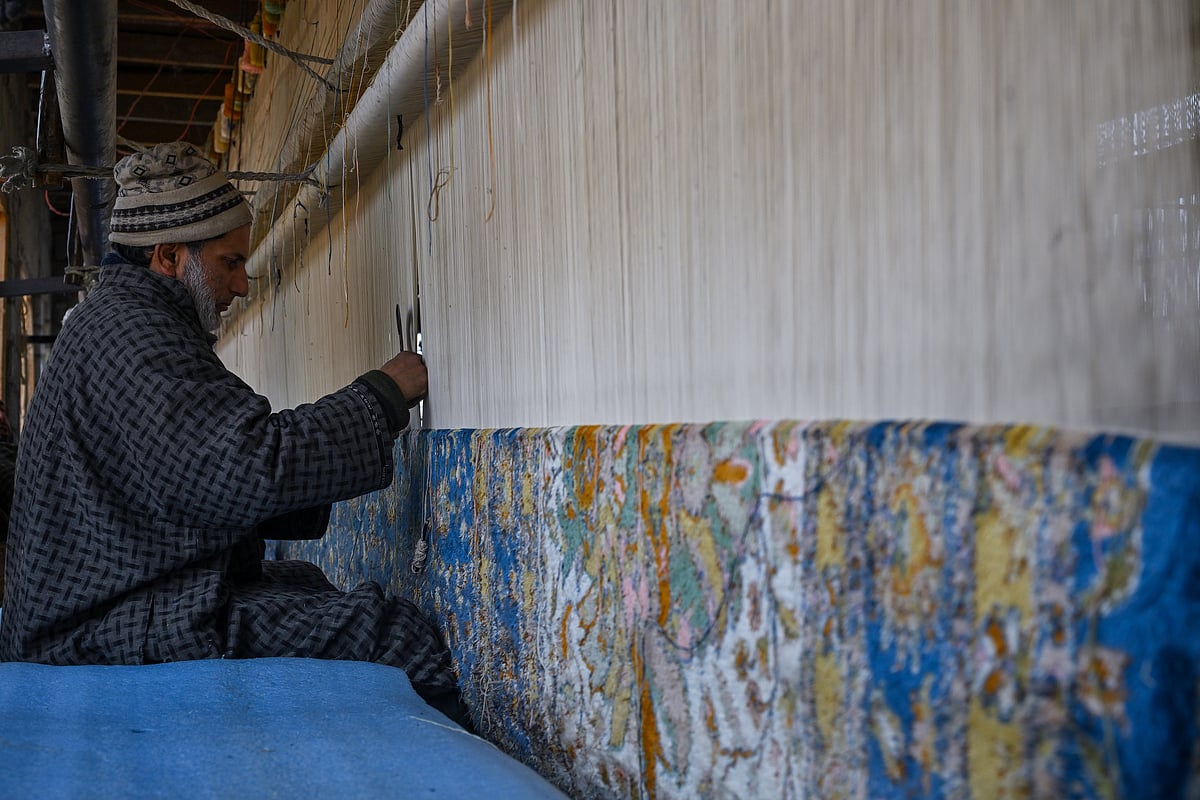 Artisans in Kashmir making history by weaving world’s second largest ...