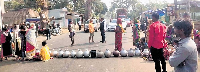Balasore villagers block highway to protest shortage of drinking water