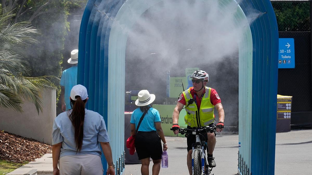 Australian Open triggers maximum heat warning with 45 degree celsius ...