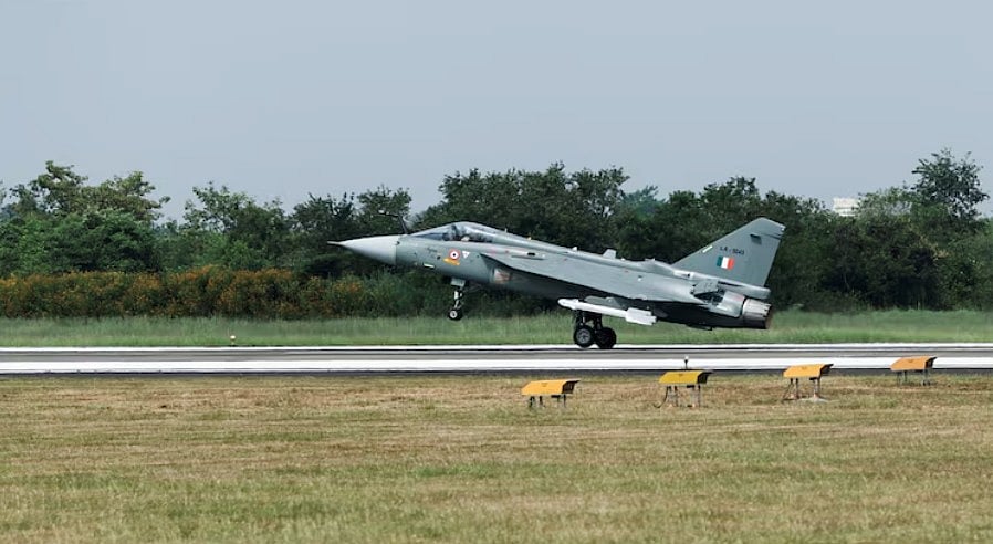 Made in Russia SJ-100 signals a reset in civil aviation