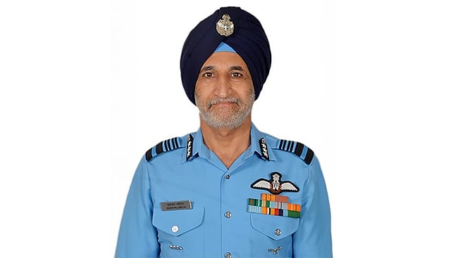 Air Marshal Inderpal Singh Walia assumes charge as AOC in C of Eastern ...