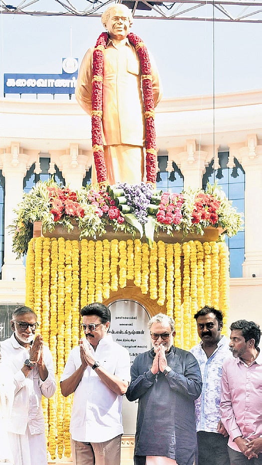 CM Stalin unveils refurbished statue of Kalaivanar at Arangam in Chennai