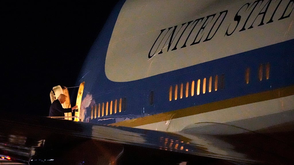 Air Force One will be painted red, white and blue as Trump has hinted ...