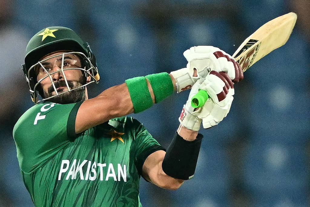 T20 World Cup: Sahibzada Farhan excels as Pakistan post competitive 164 ...