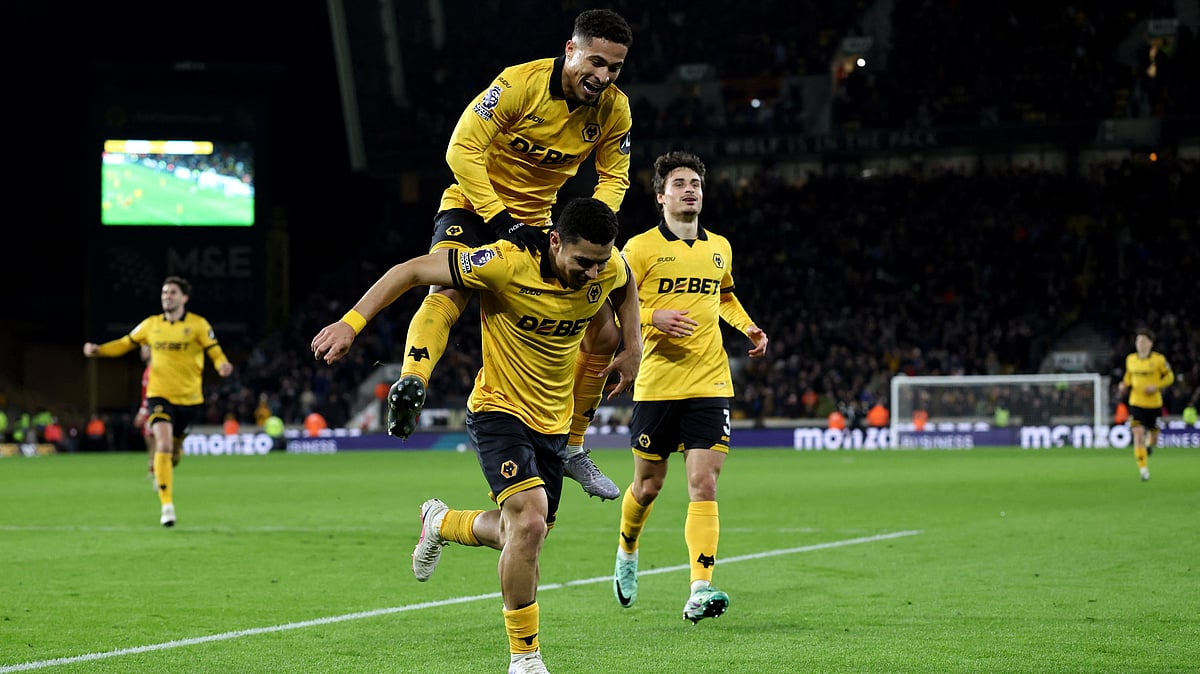 Liverpool rocked by last-gasp defeat at Wolves