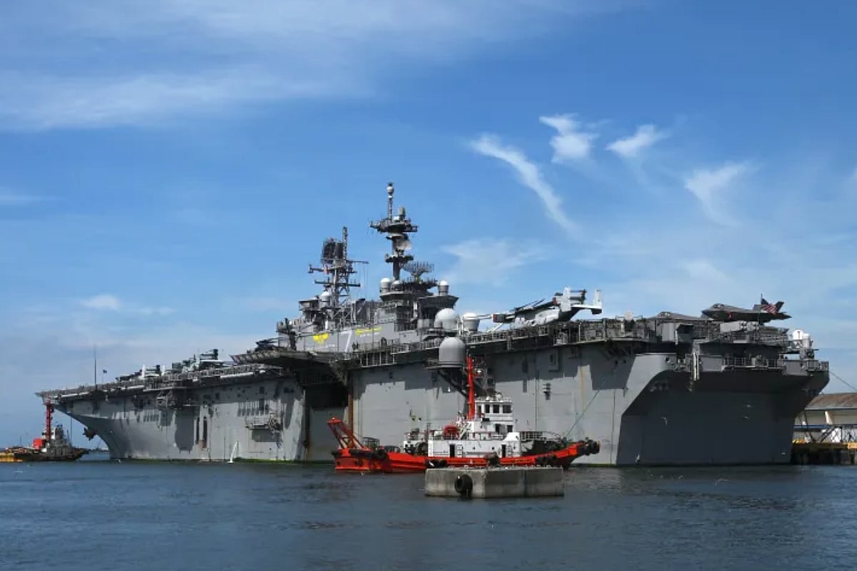 USS Tripoli carrying 2,200 Marines navigates Indian Ocean en route West ...