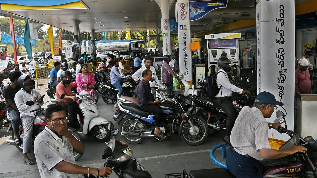 Another day of queues & chaos at petrol bunks in Hyderabad