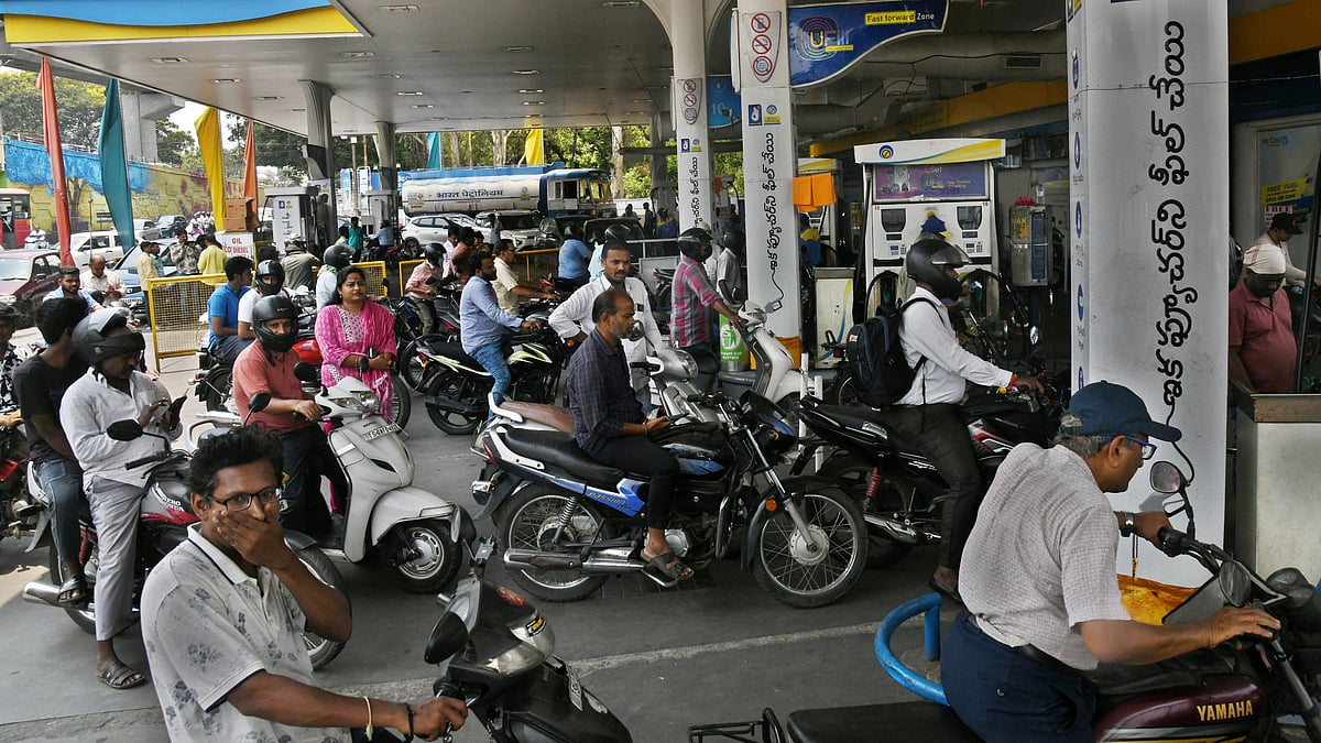 Another day of queues & chaos at petrol bunks in Hyderabad