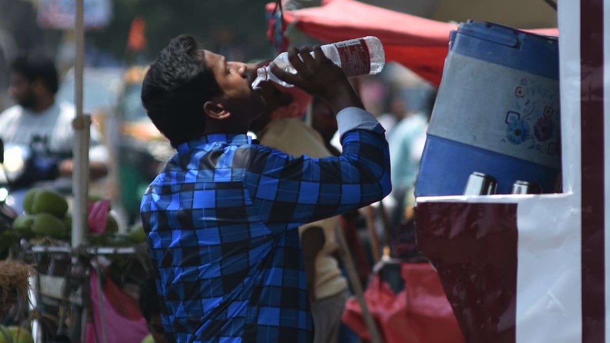 Andhra Pradesh reels under heatwave as mercury hits 44 degrees Celcius